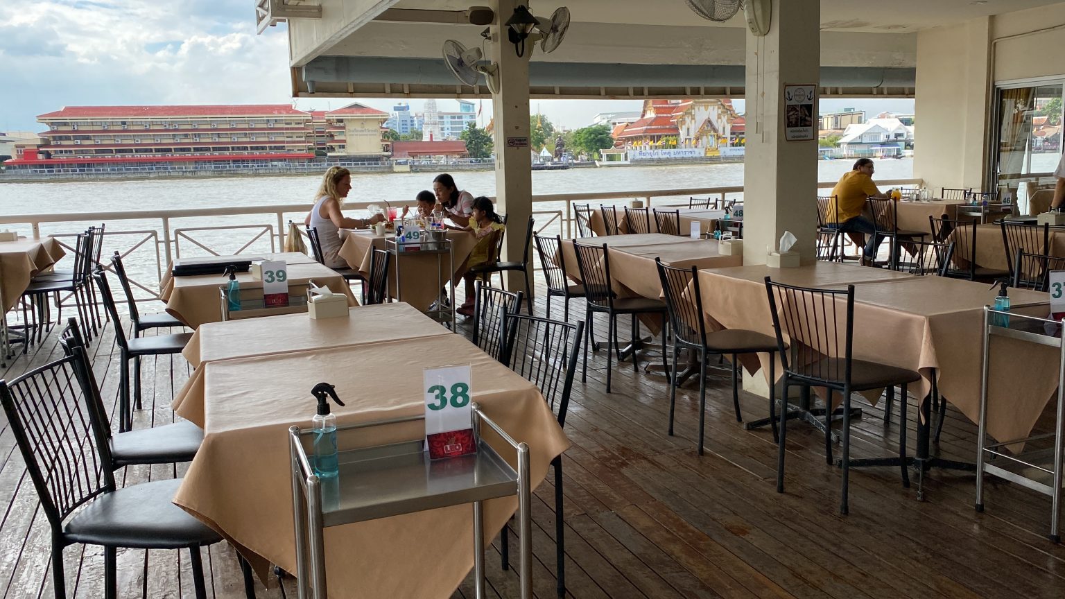 Krua Khun Kung (ครัวคุณกุ้ง) - ราชนาวีสโมสร Royal Thai Navy Club